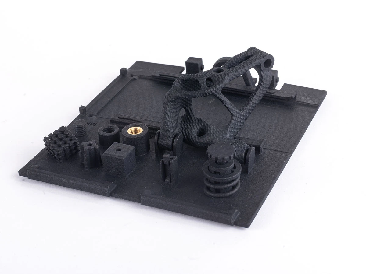 3D printed component plate with threaded inserts